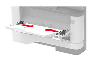 Einlegen von Druckmedien in die Universalzuführung | Lexmark MS431